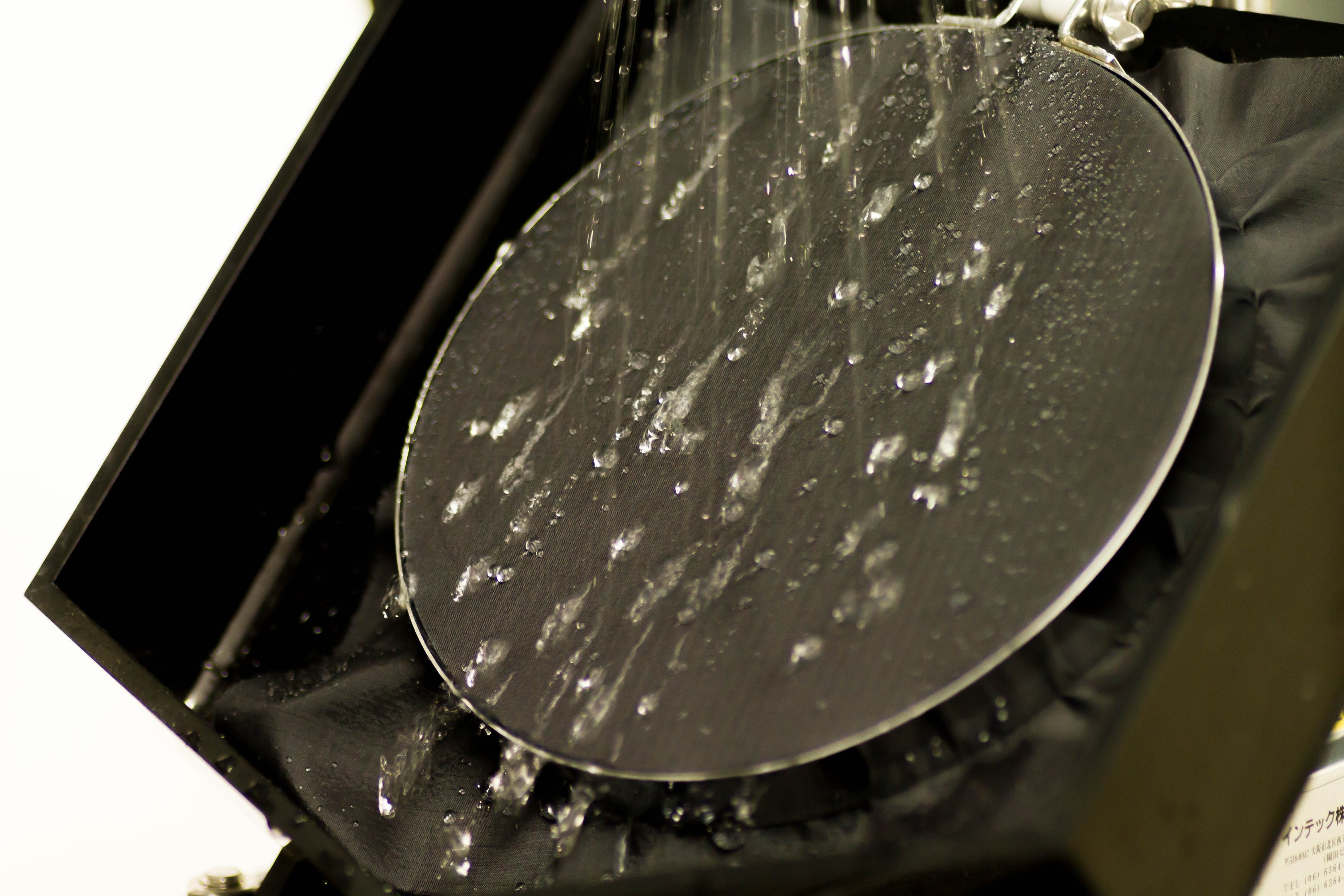 DWR(durable water repellent) coating reactivation for outdoor garments