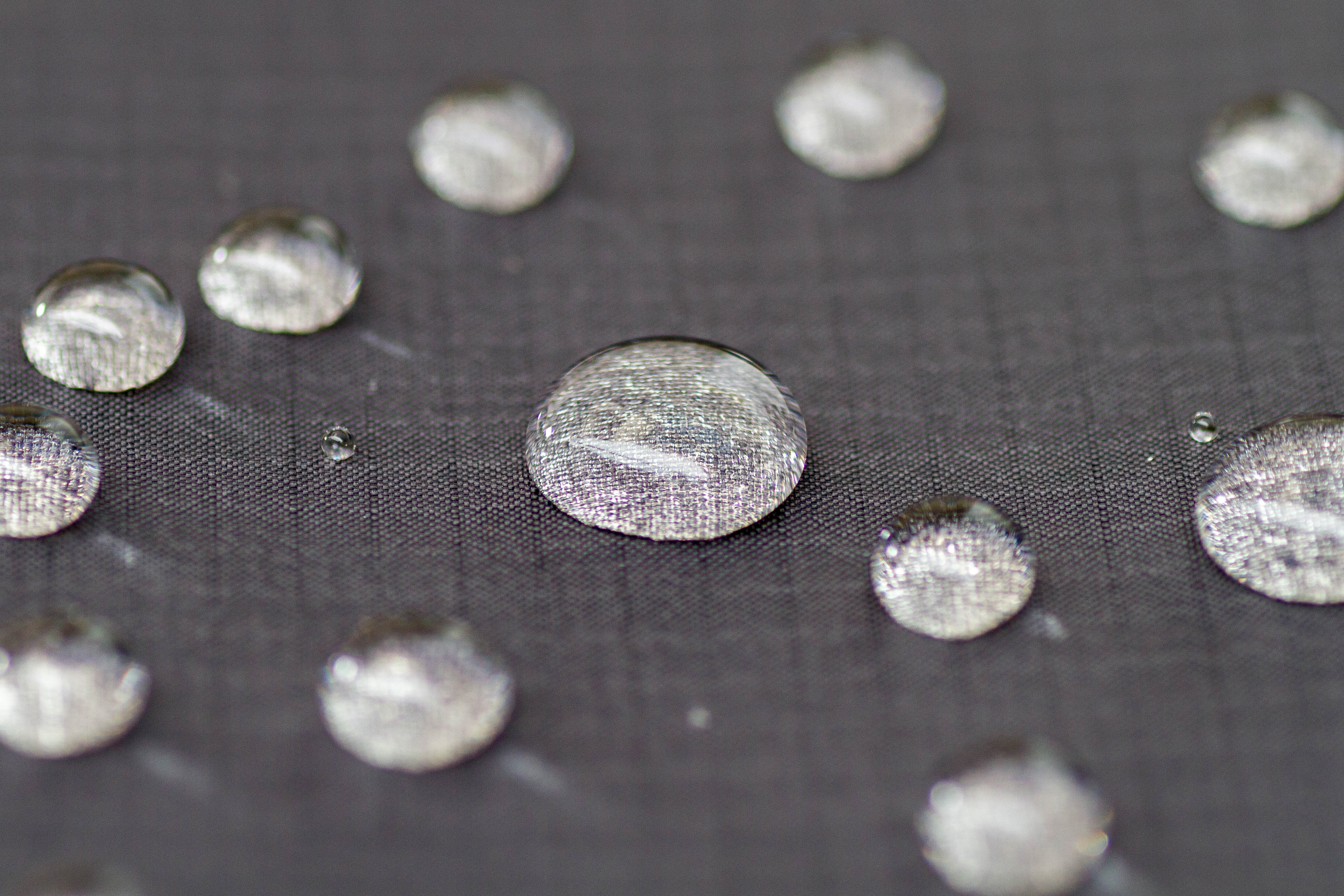 DWR(durable water repellent) coating reactivation for outdoor garments